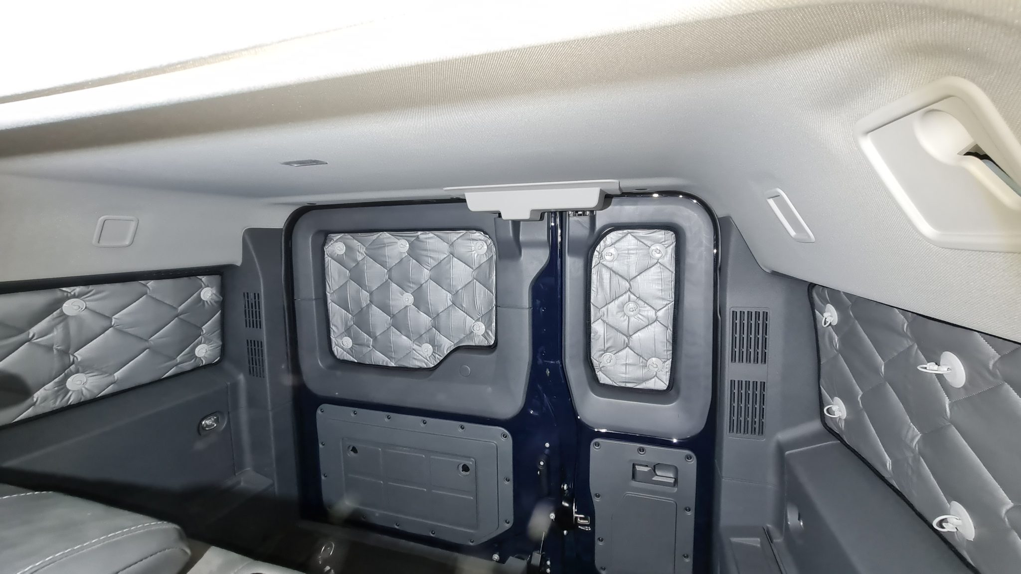 XSPEC Grenadier Barn Door Window Sunshade Set - Expedition HQ