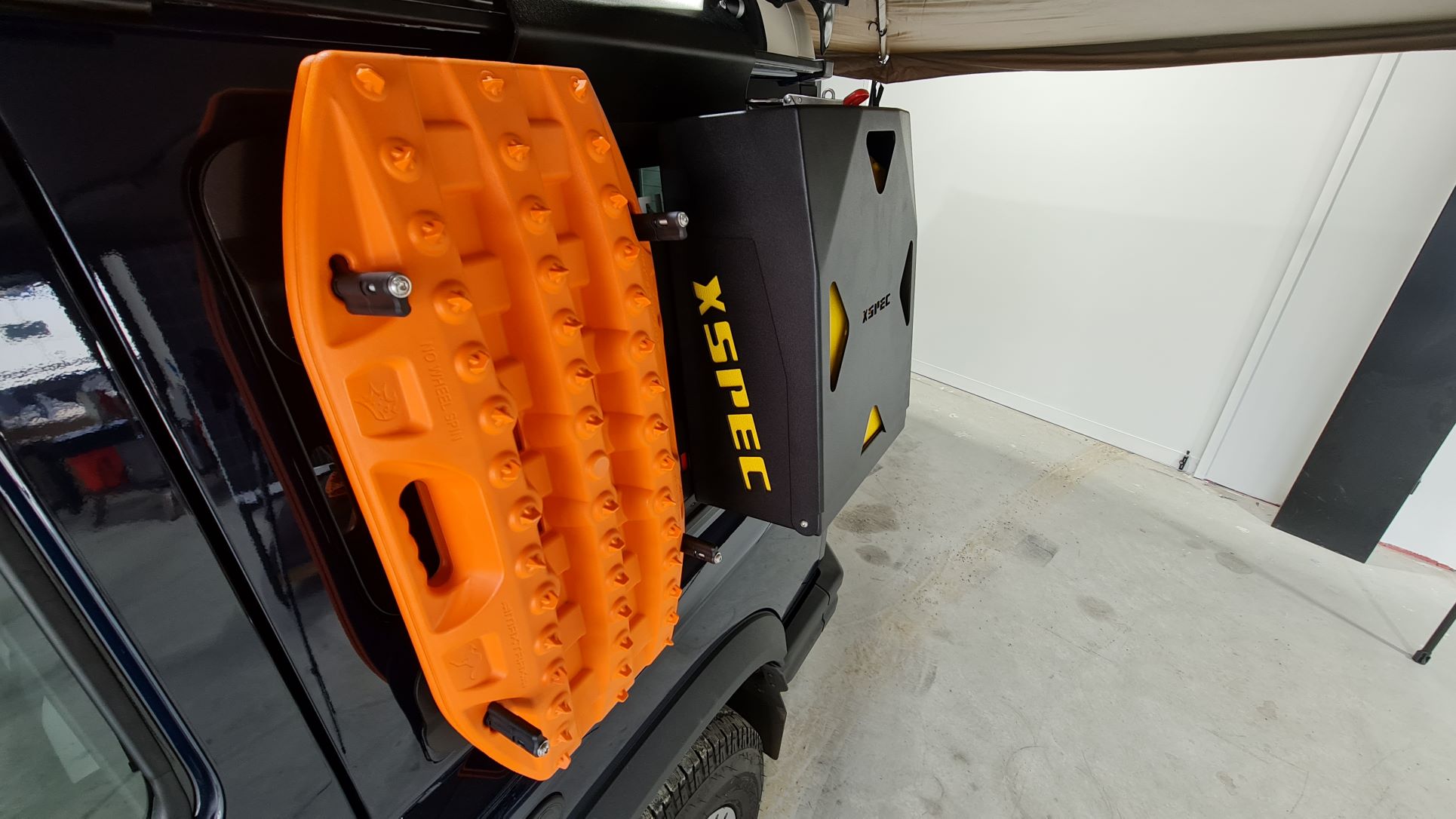 XSPEC XFRAME - UNIVERSAL WINDOW MOUNTING PLATFORM - Expedition HQ