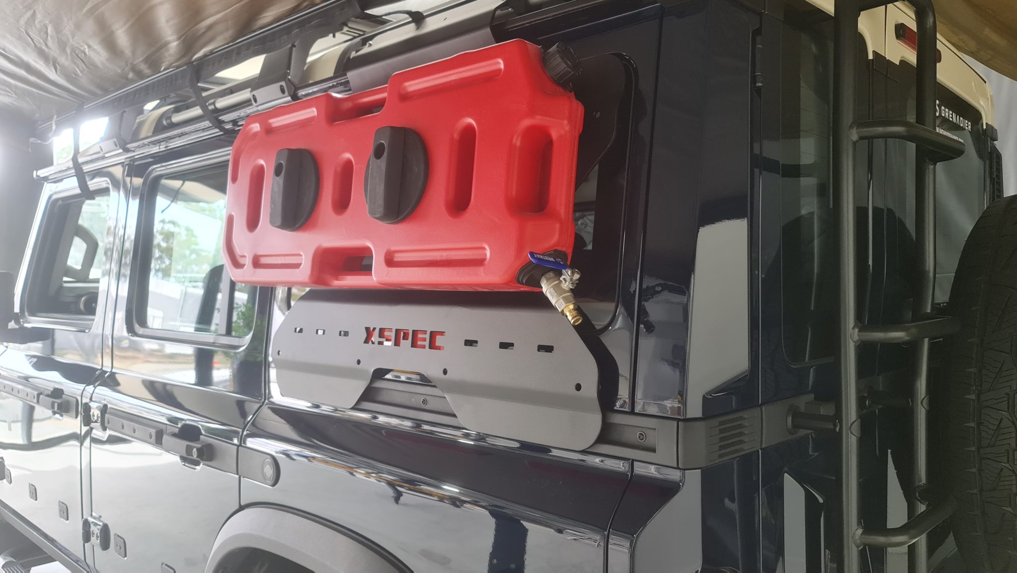 XSPEC 20L Gravity Feed Petrol Tank - Expedition HQ